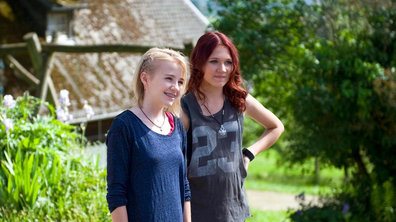 Jule-Marleen Schuck and Clara Halouska