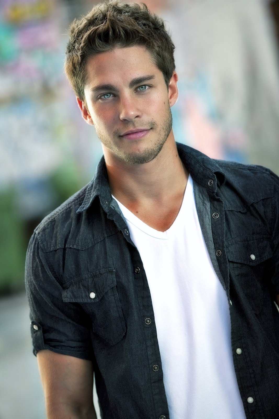 Picture of Dean Geyer