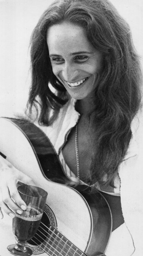 Picture of Maria Bethânia