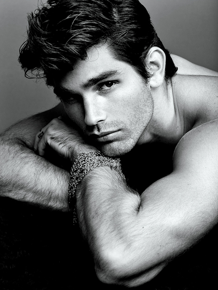 Picture of Justin Gaston
