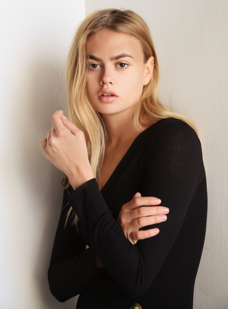 Ella Ross picture