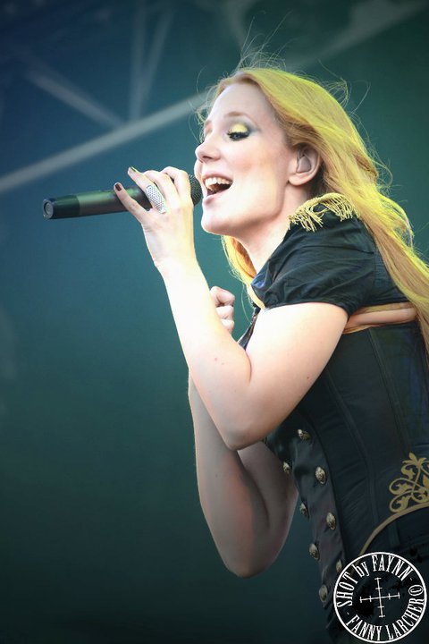 Picture of Simone Simons