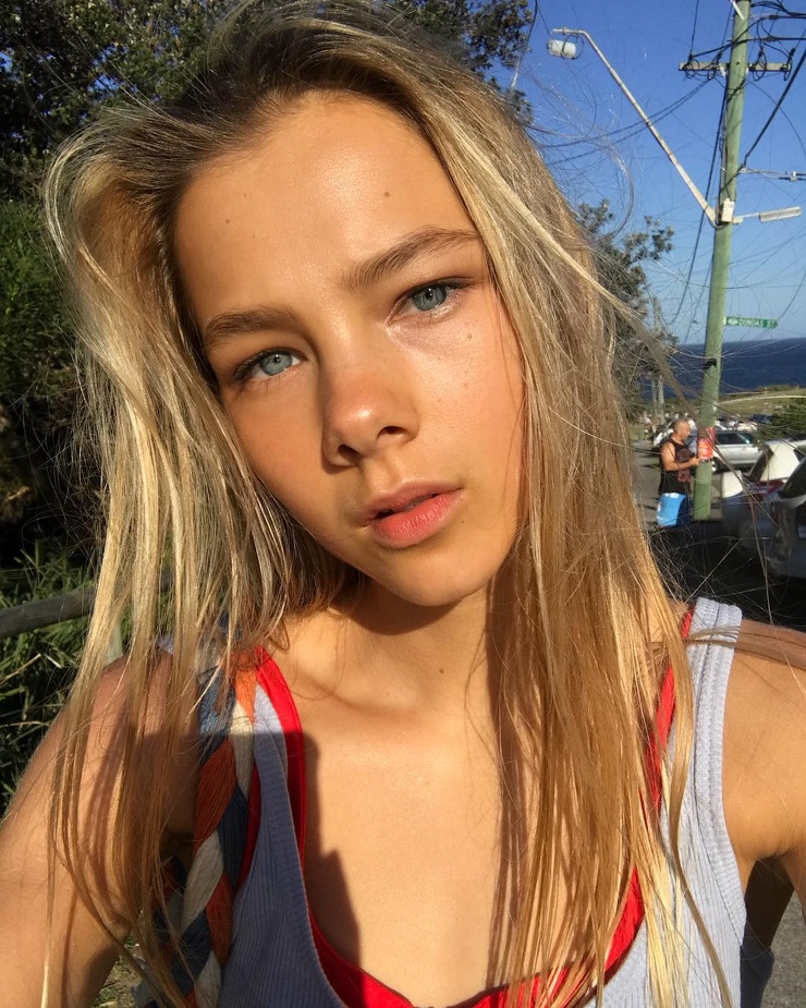 Picture Of Phoebe Combes