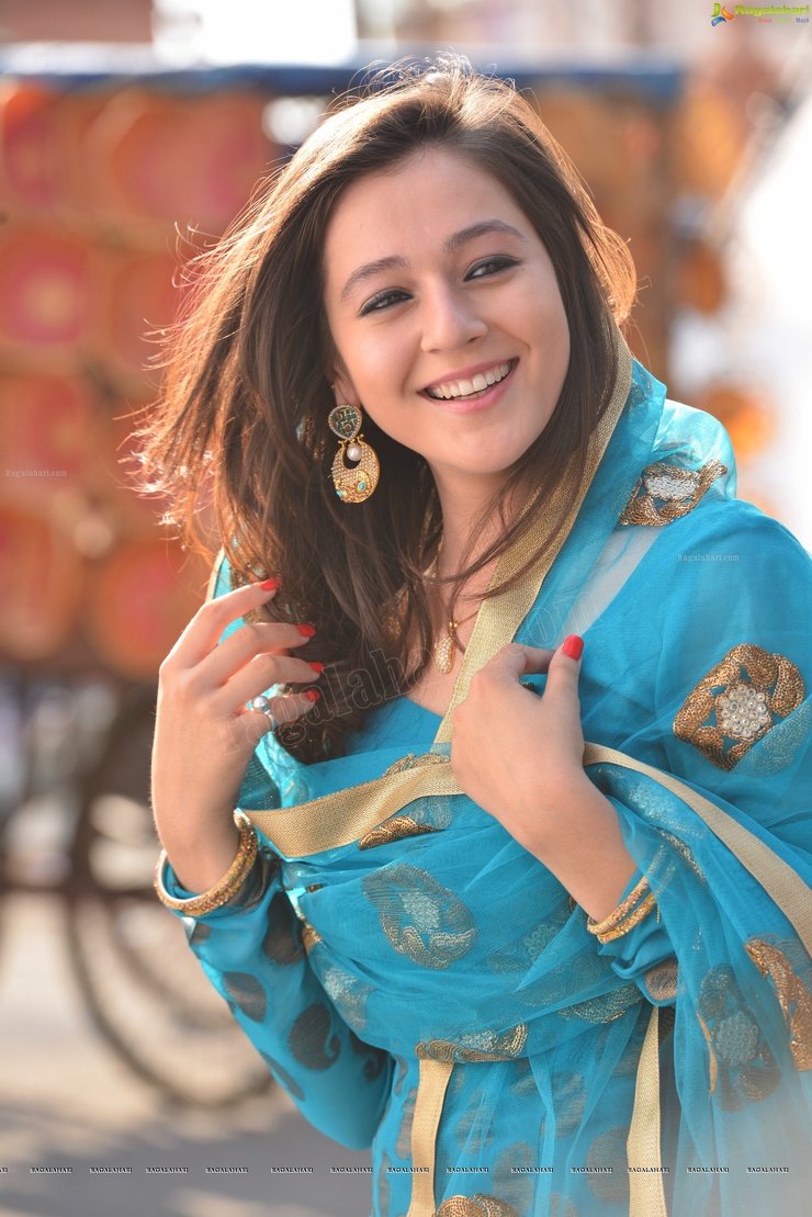 Priyal Gor picture