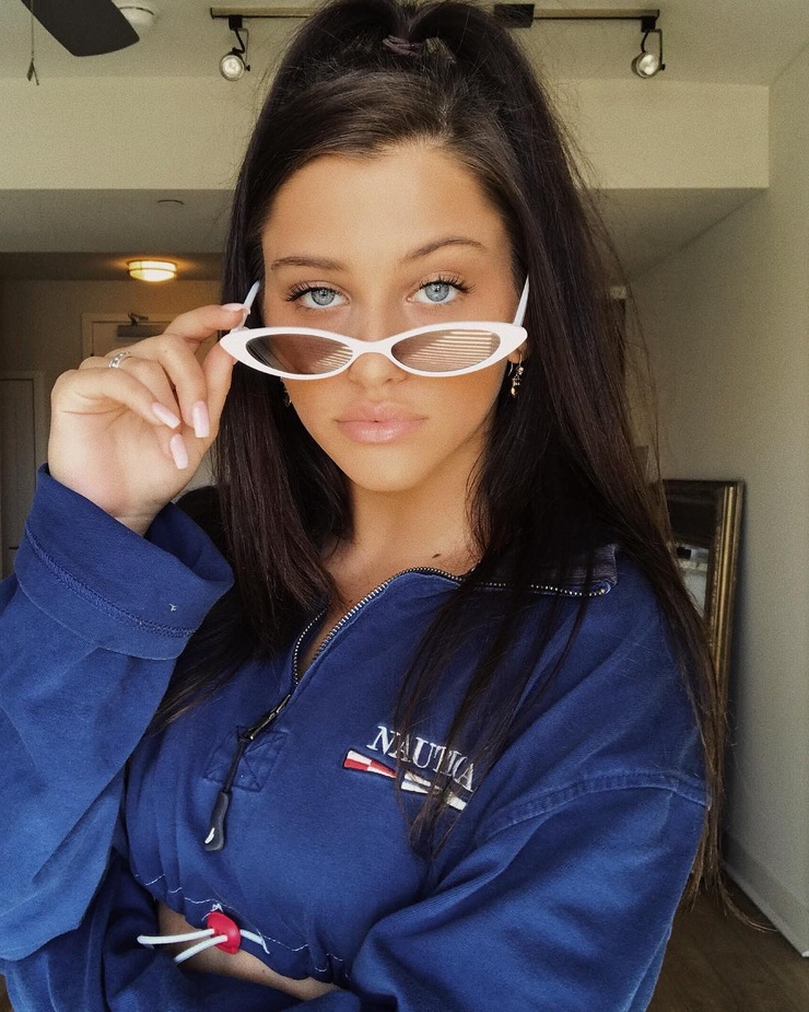 Elle Danjean image