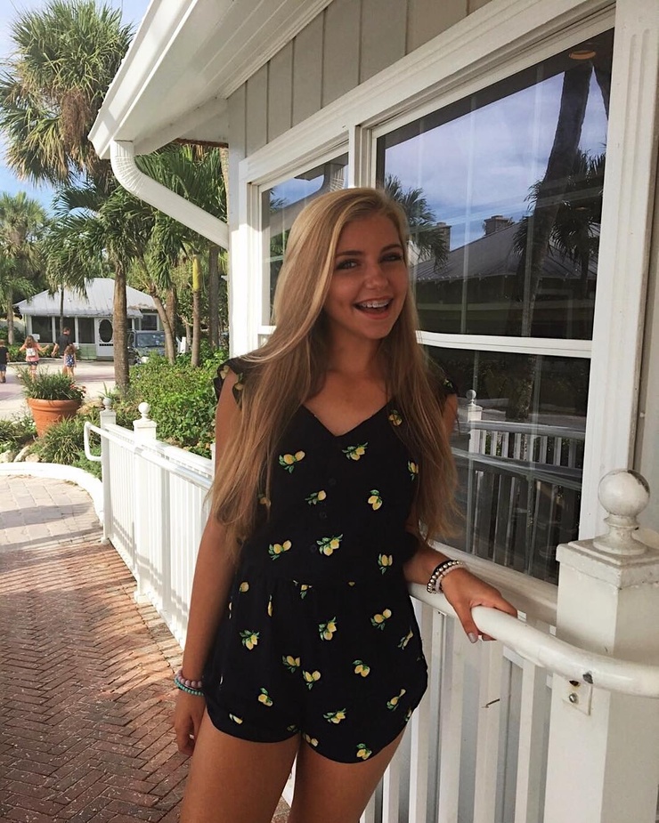 Picture of Brooke Barry