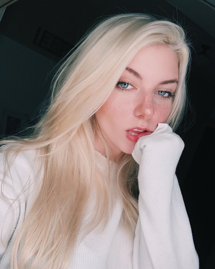 Picture of Brooke Barry