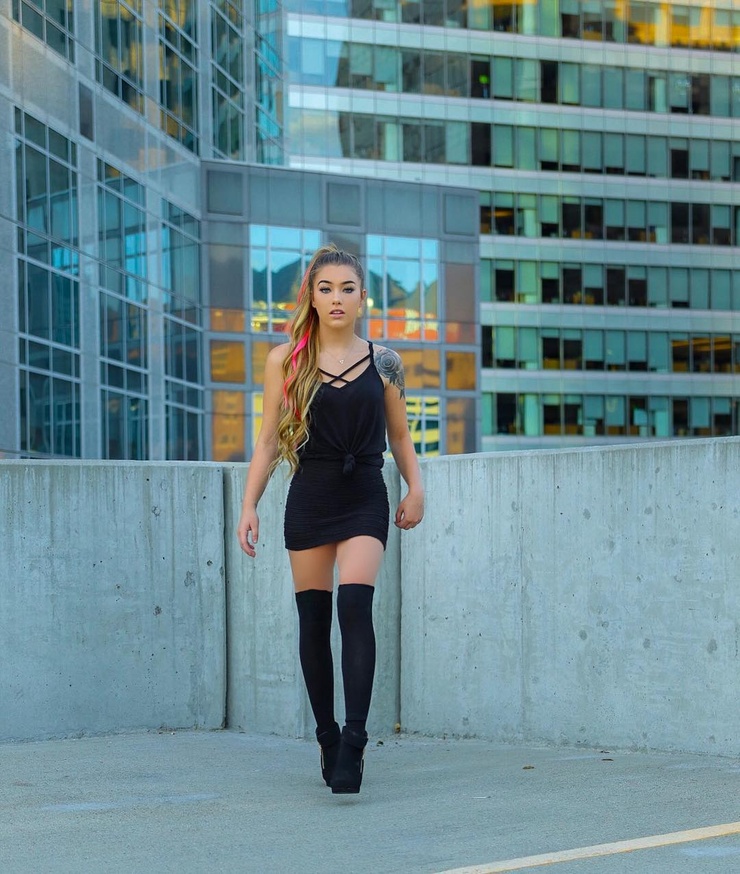 Allie Harding image