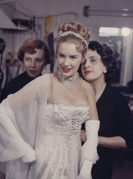 Picture of Sally Ann Howes