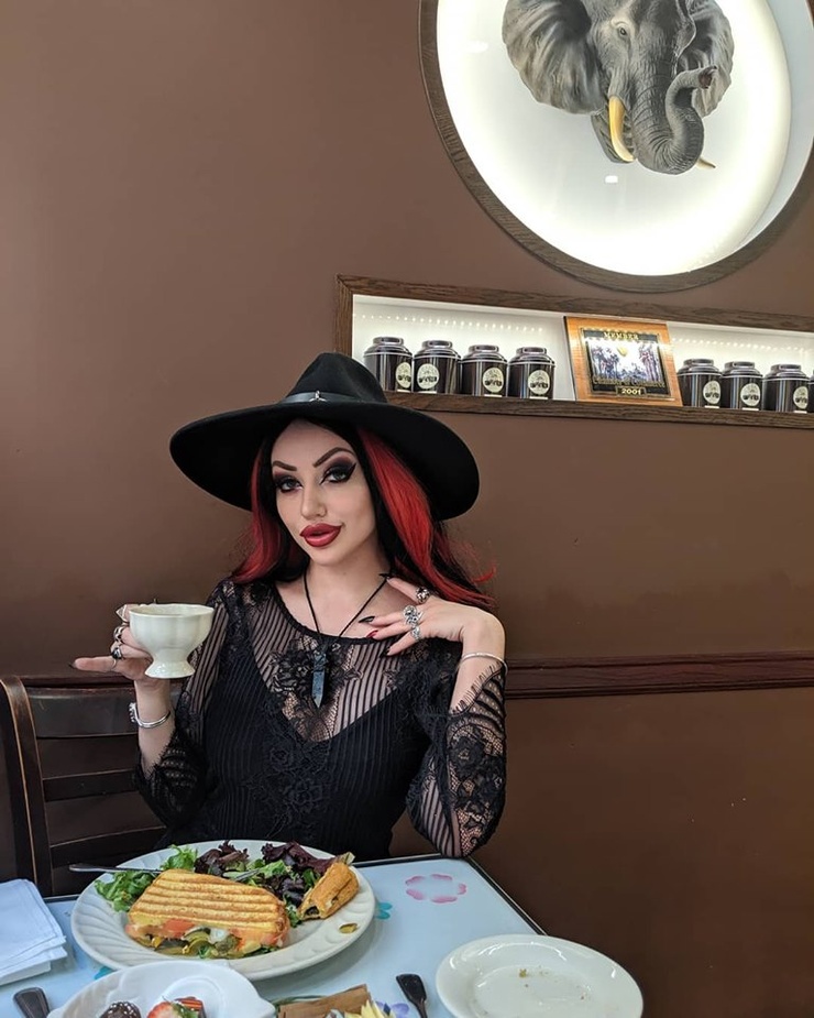 Dani Divine picture