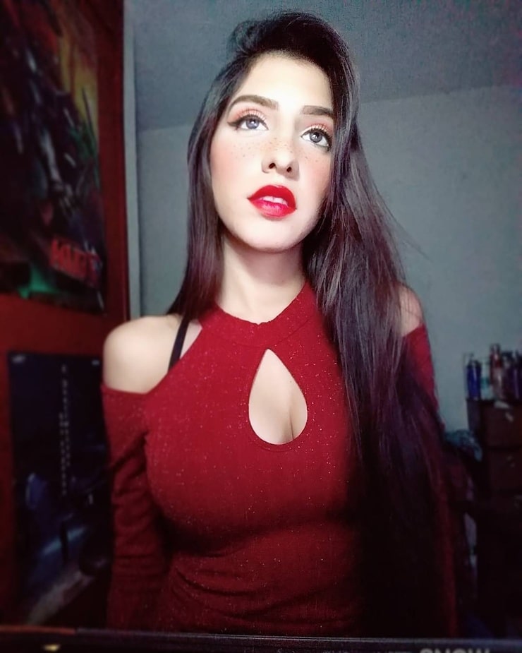 Picture Of Daniela Azuaje