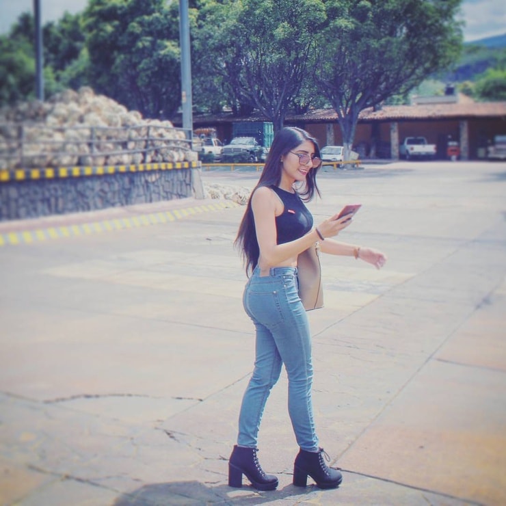 Picture Of Daniela Azuaje
