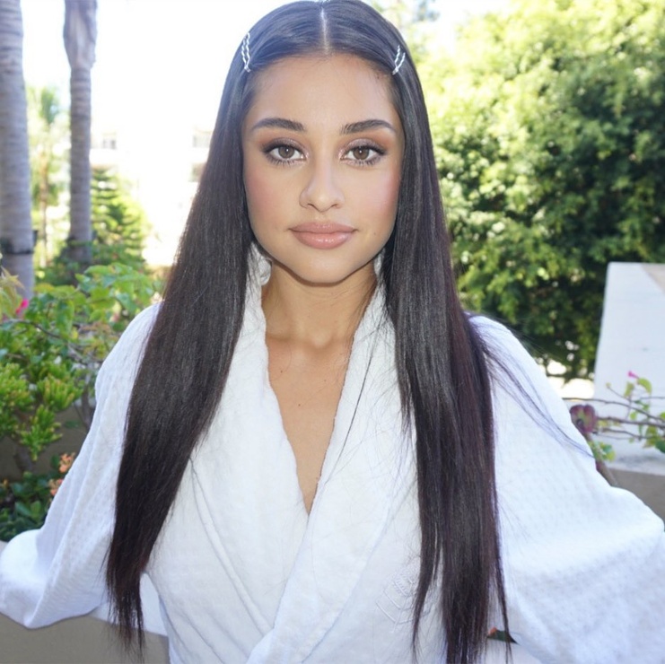 Picture of Yvette Monreal