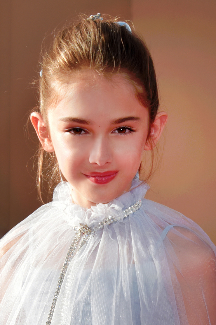 Picture of Julia Butters