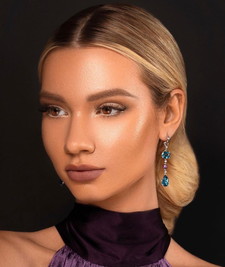 Picture of Alexa Collins