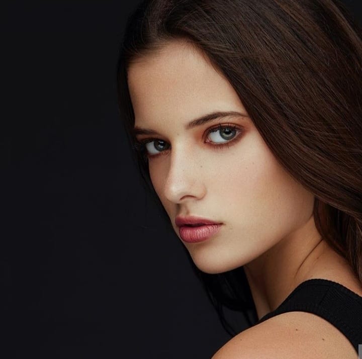 Picture of taya brooks