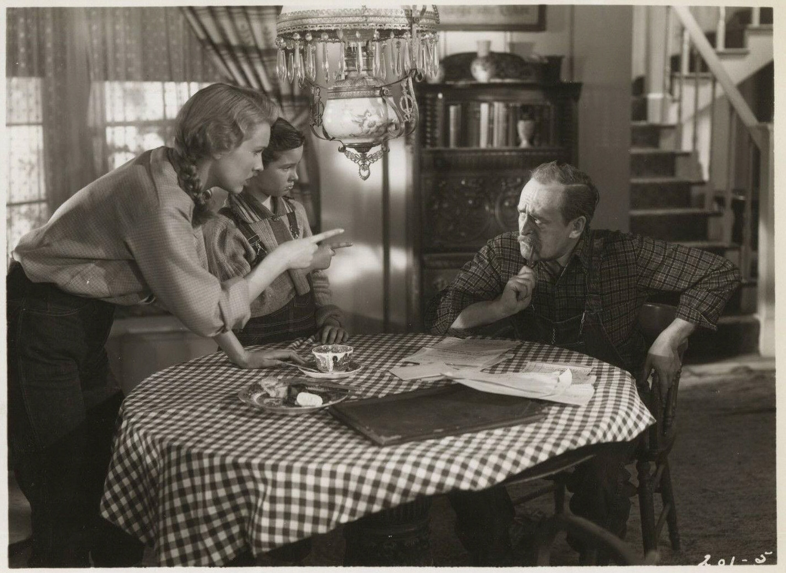 Lynne Roberts, Elinor Donahue, Roman Bohnen