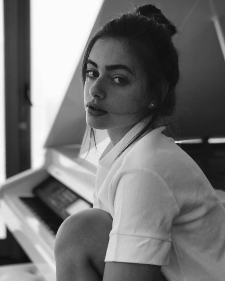 Picture of Yael Shelbia