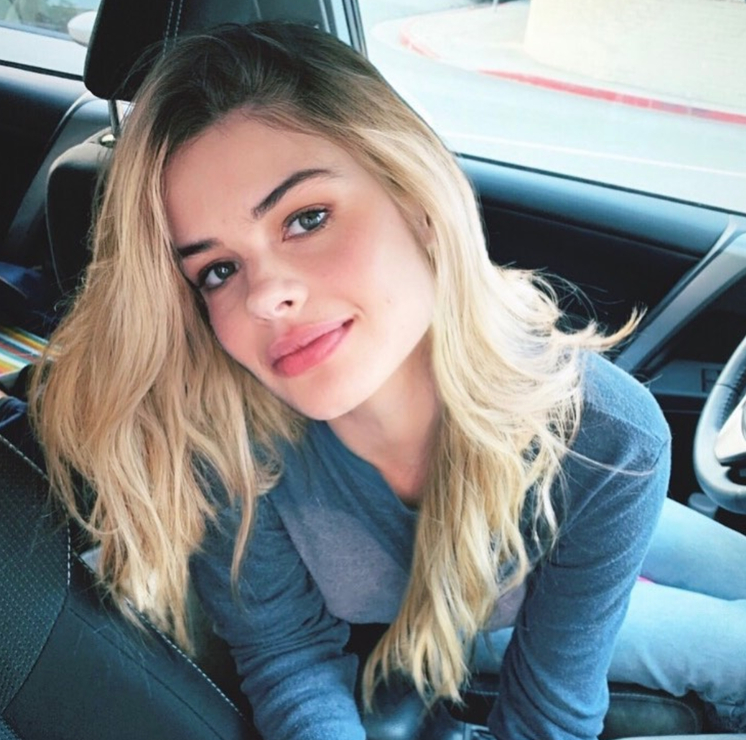 Caroline Day Blonde