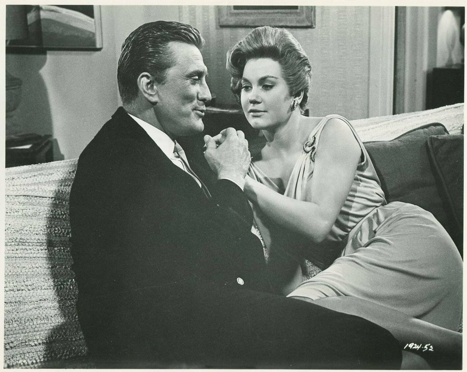 Kirk Douglas, Elizabeth MacRae