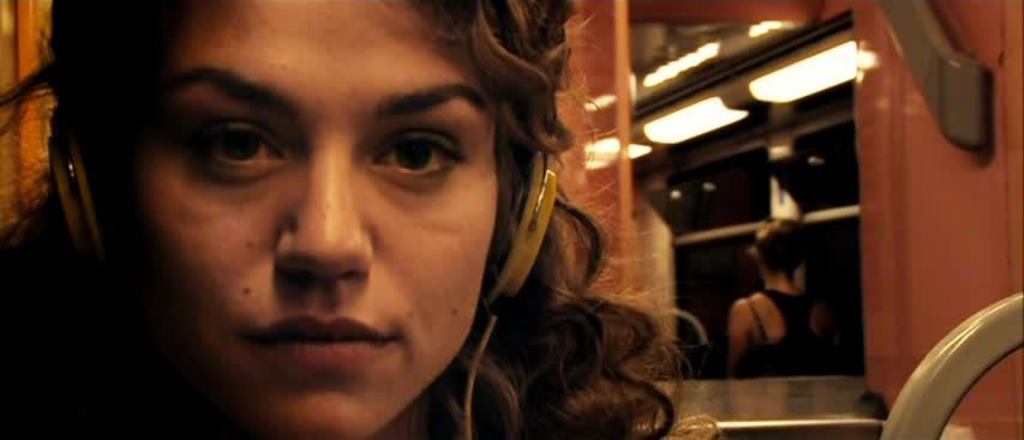 The Girl On The Train (2009) picture