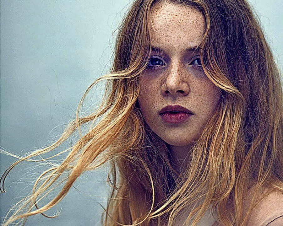 Picture of Luna Wedler