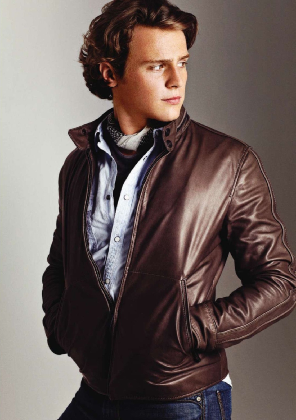 Picture of Jonathan Groff