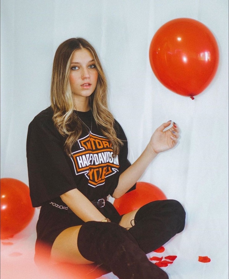 Madison Lewis picture