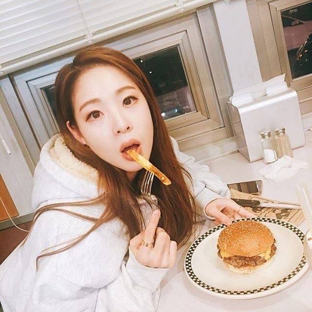 Picture of Soo Ji Shin