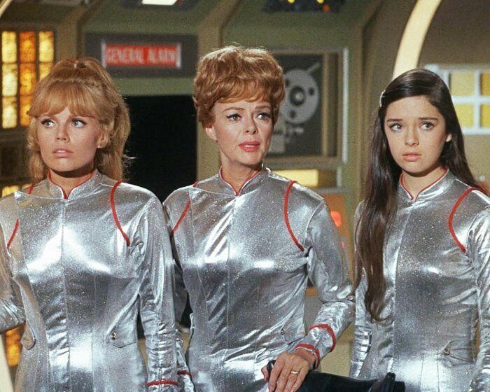 Angela Cartwright image
