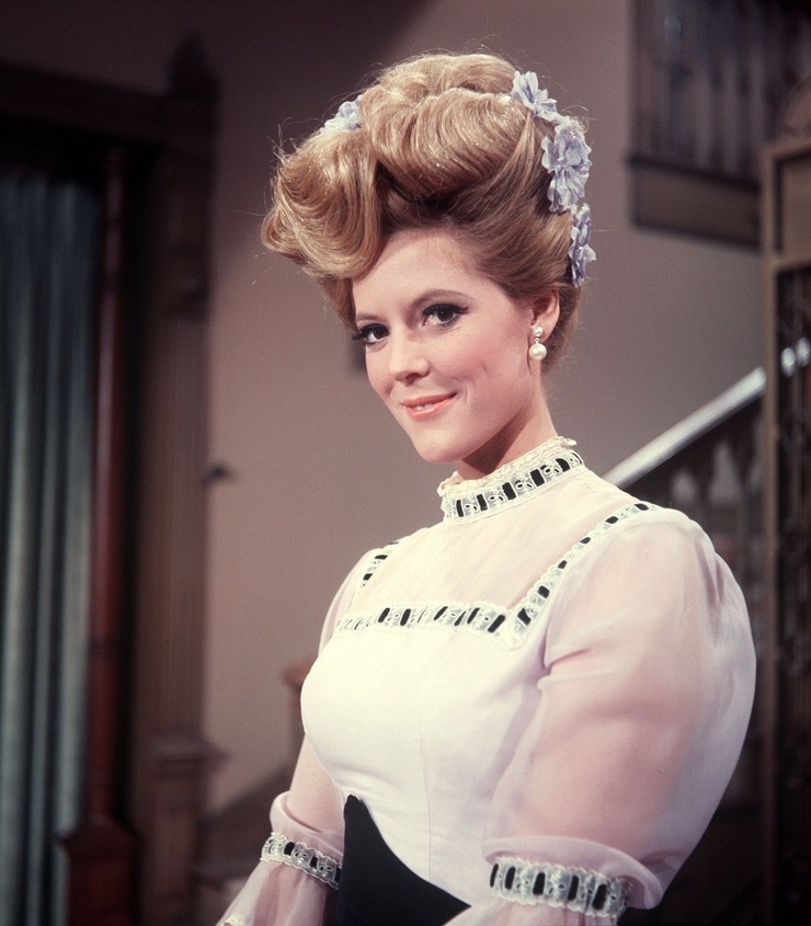 Meredith MacRae picture