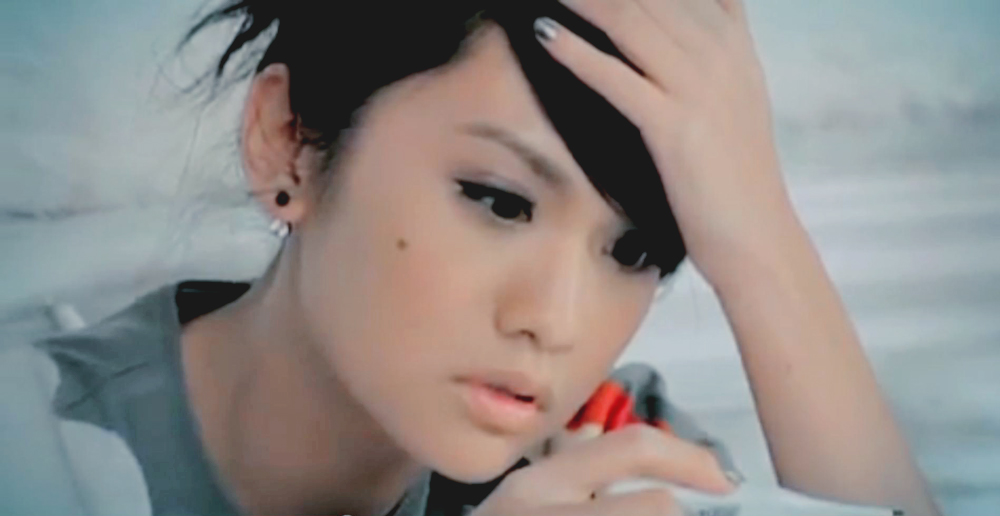 Picture of Rainie Yang