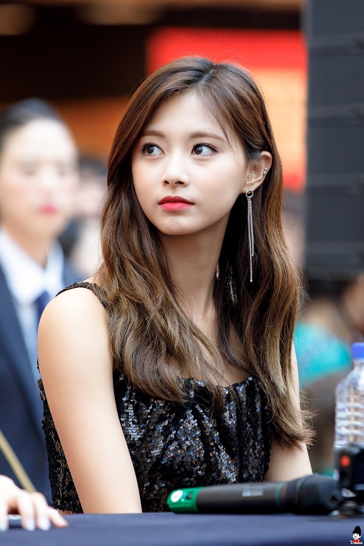 Picture of Chou Tzu-yu (Tzuyu)