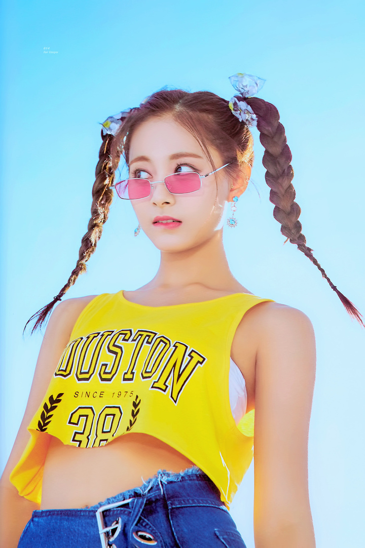Picture of Chou Tzu-yu (Tzuyu)