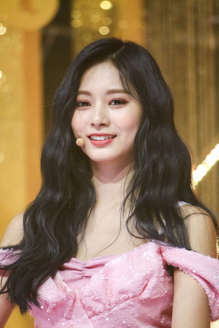 Image of Chou Tzu-yu (Tzuyu)