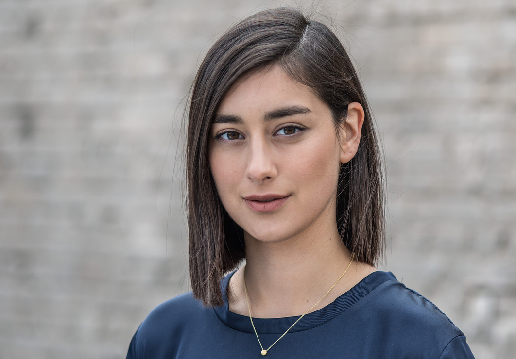 Elif Demirezer image