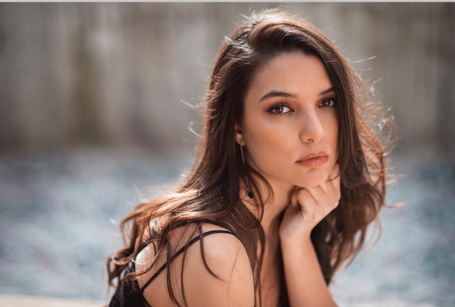 Damla Colbay picture