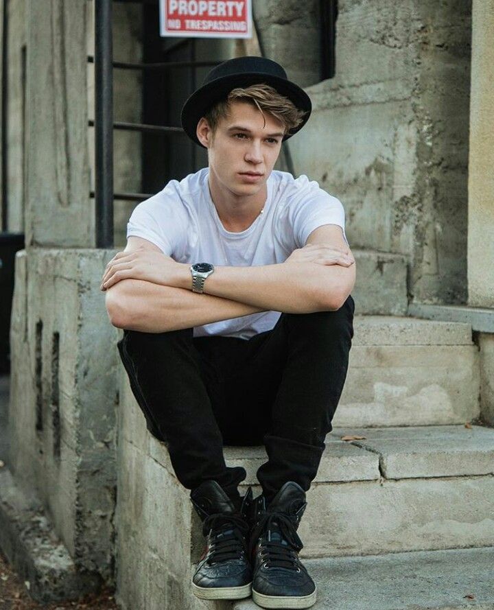 Picture of Colin Ford