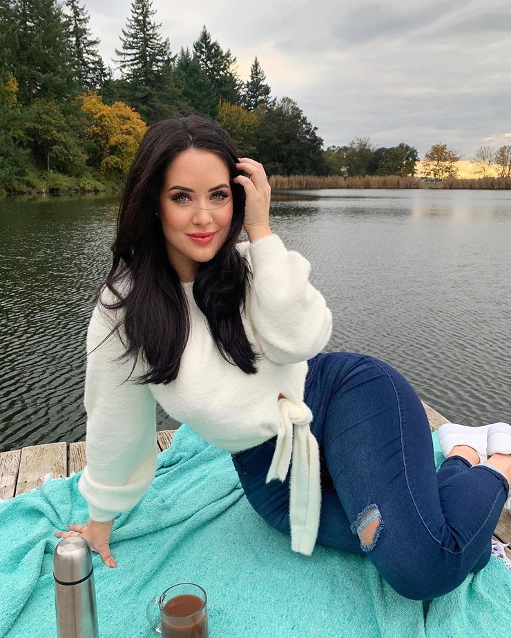 Picture of Holly Luyah