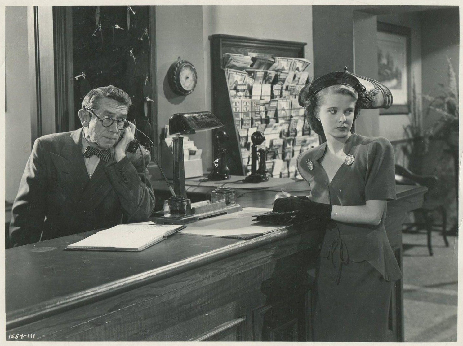 Lester Dorr, Mona Freeman