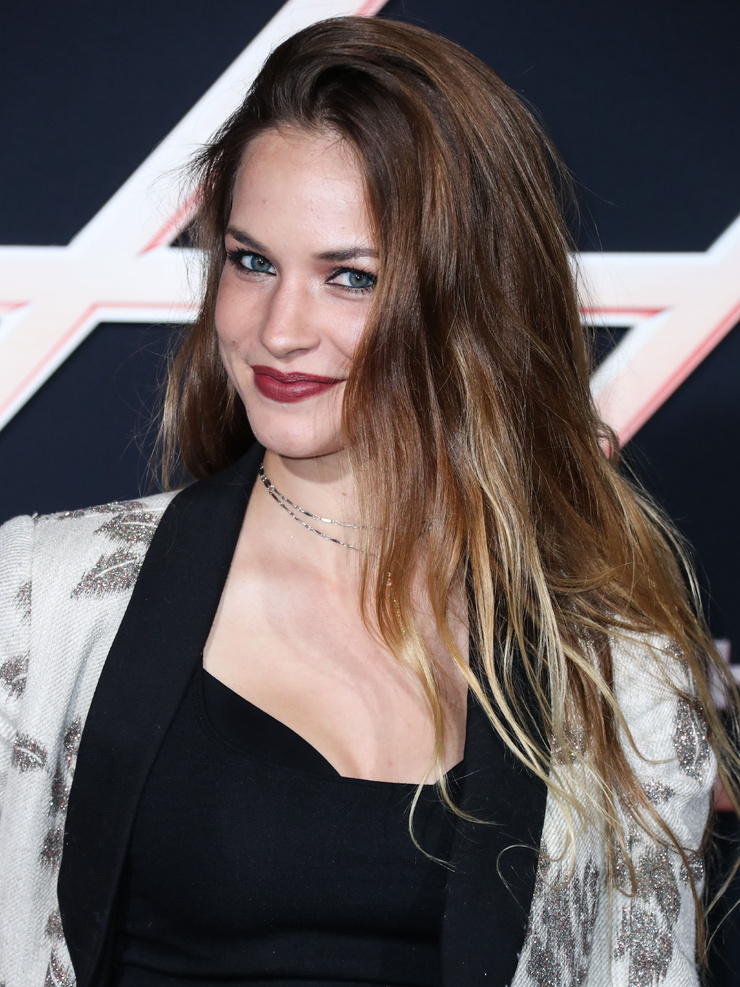 Alexis Knapp picture