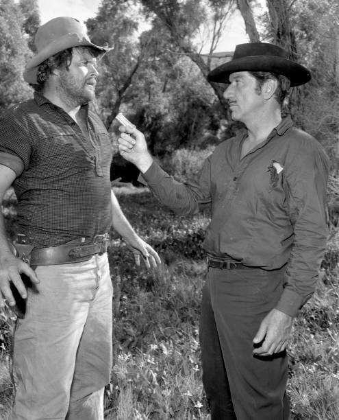 Mickey Finn, Richard Boone