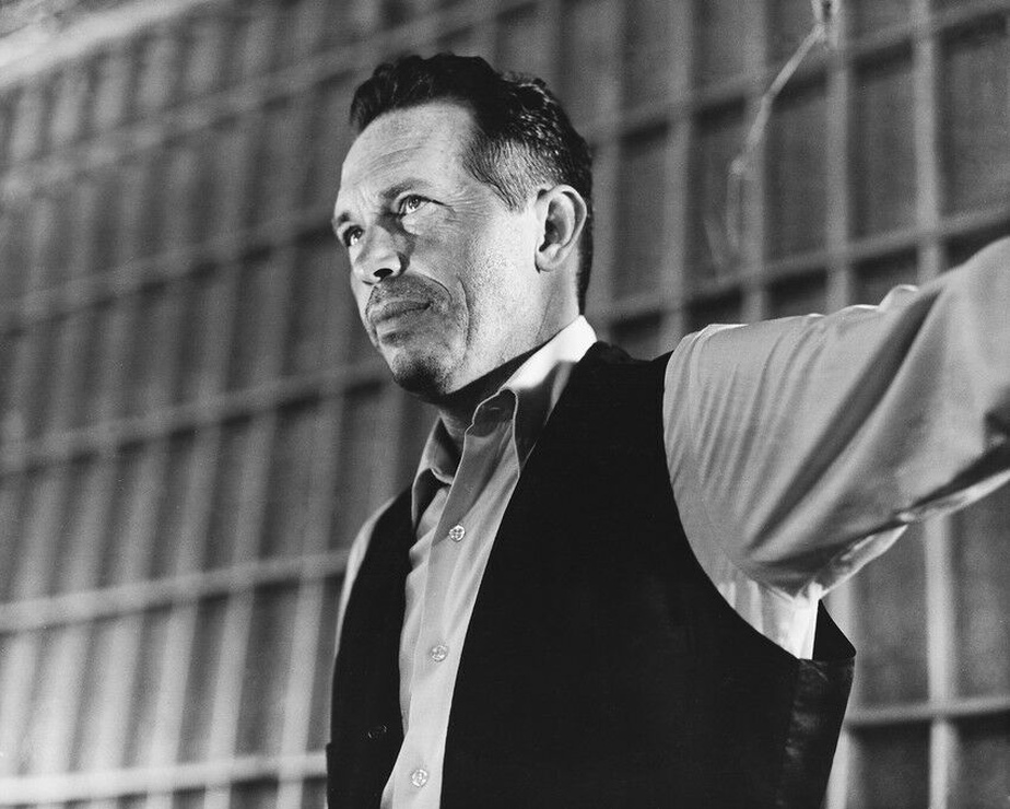Warren Oates