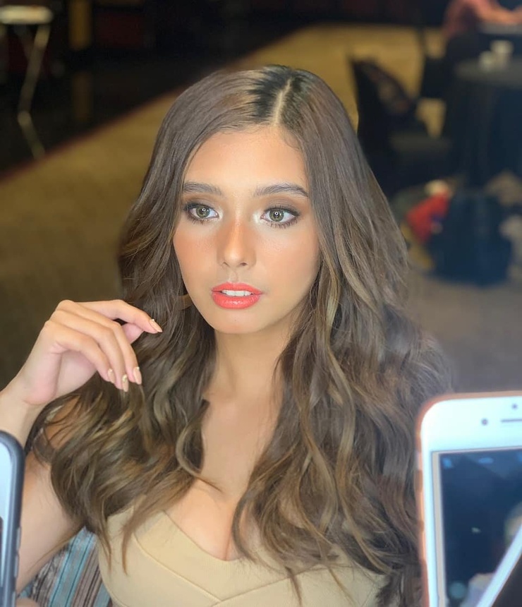 Picture of Analyn Barro