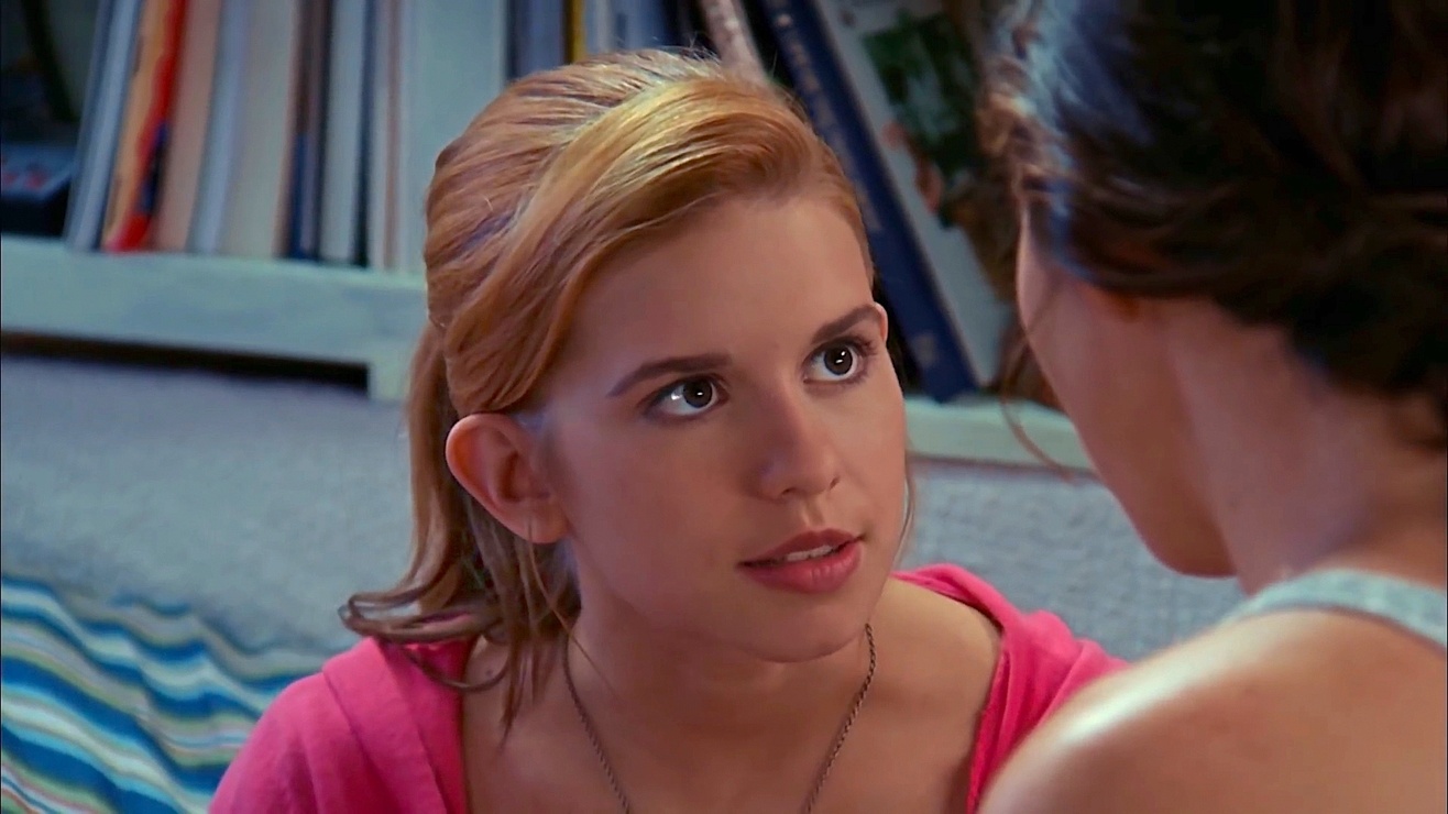 Amber in 'Lightning Point' (Alien Surf Girls)