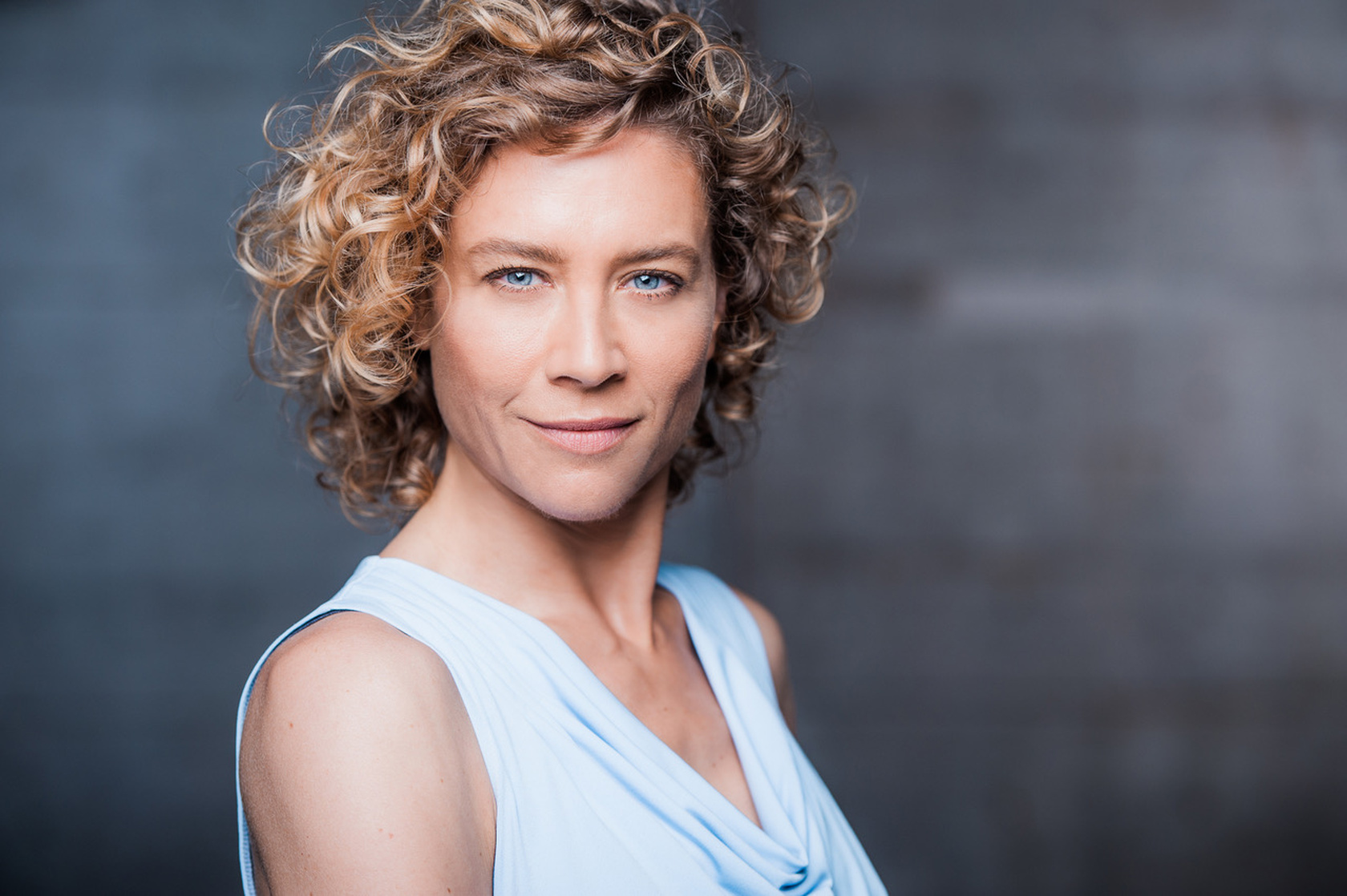 Claudia Winfield image