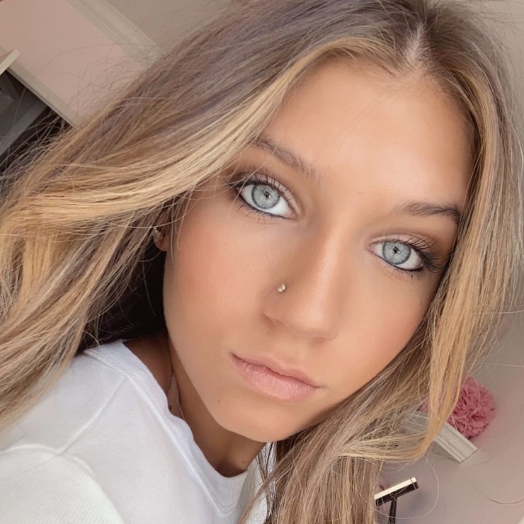 Picture of Madison Lewis