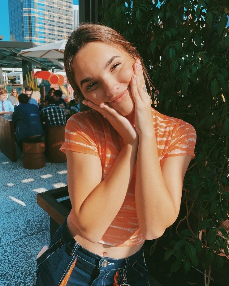 Jenna Raine Simmons image
