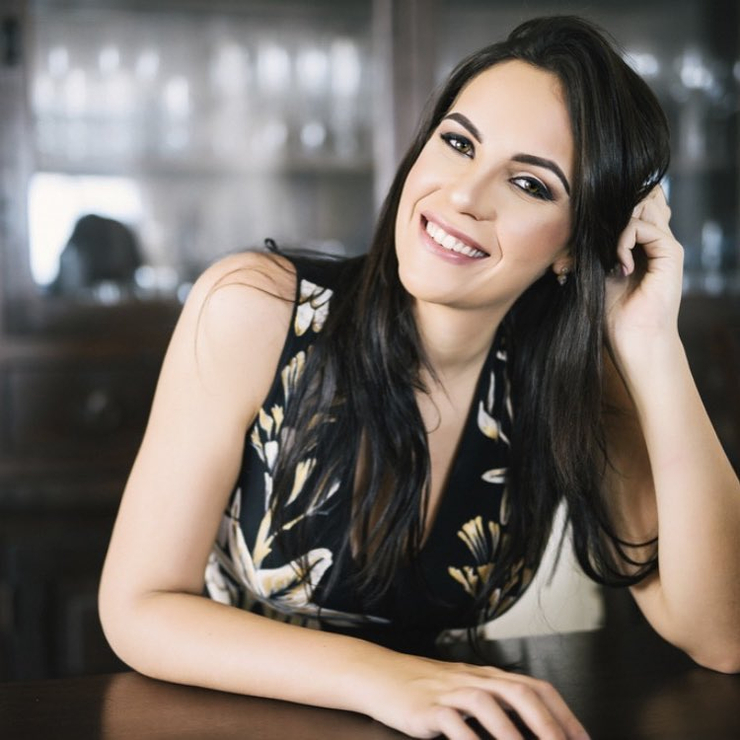Picture of Elizabeth Turra