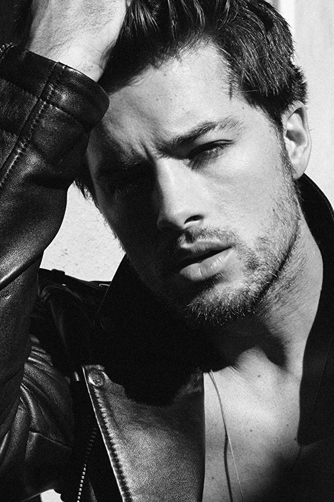 Picture of Travis Burns